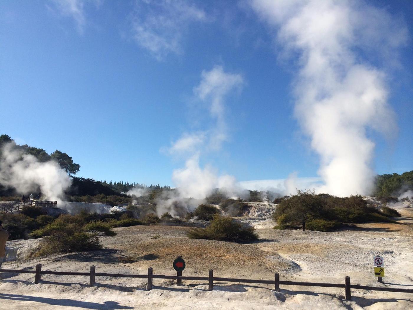 Geothermal Tours Rotorua - Hot Mud Pools Rotorua -Maori Tribe NZ